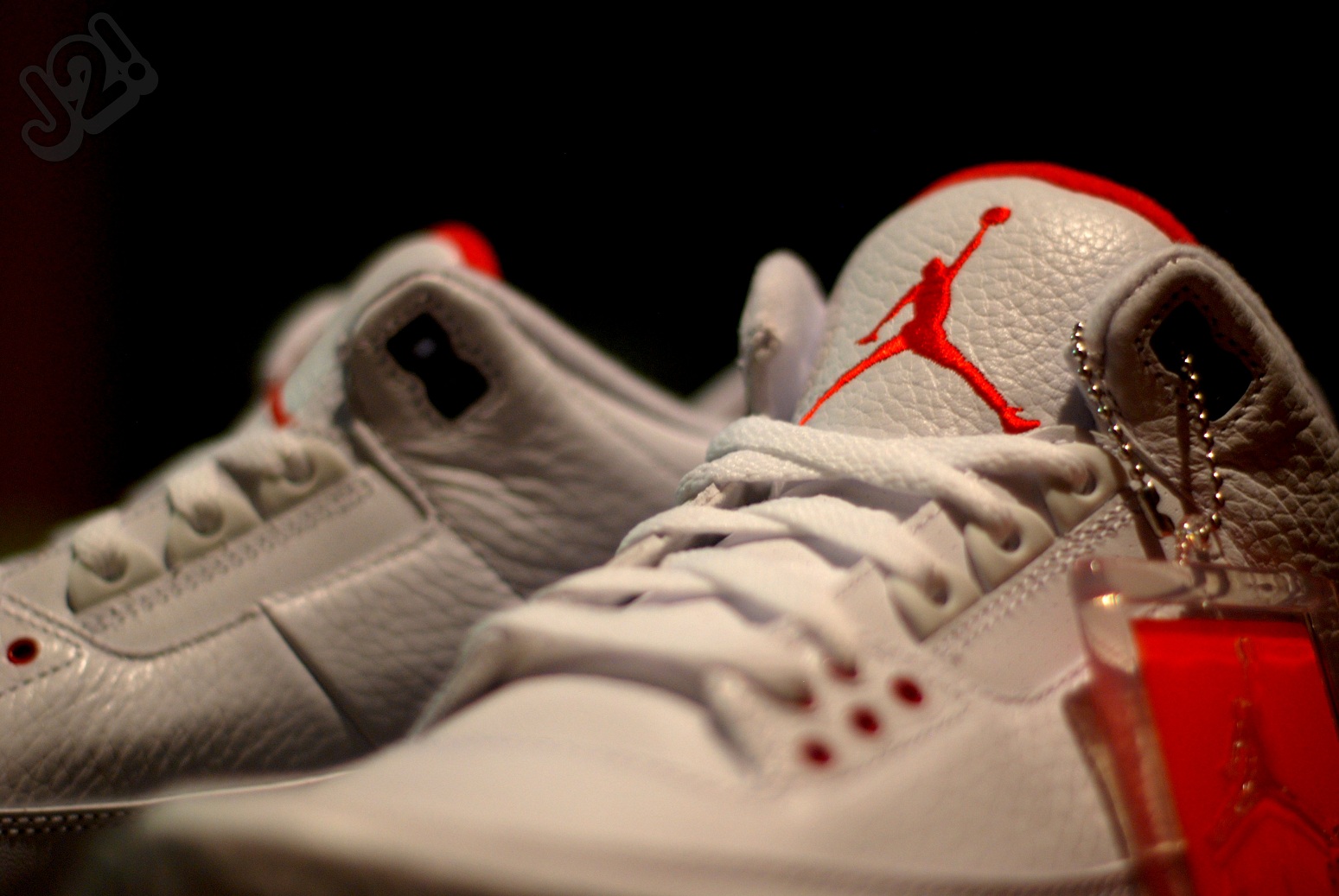 A dime bag for my thoughts...: Kicksology 101: Air Jordan 'Revolution'