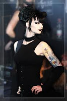 GiRaFFeFrEaK: GoThiC UnDeRsTaNdInG