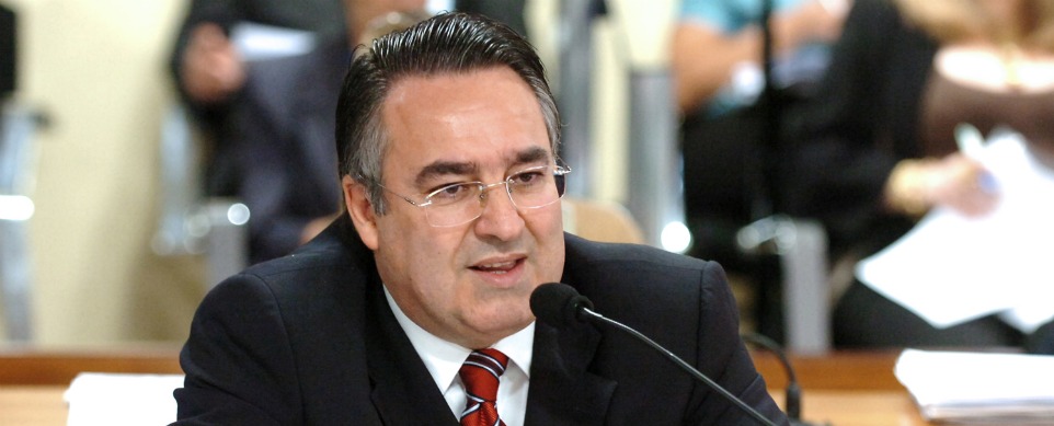 Blog de Benone Leão: Governador Raimundo Colombo (DEM) sanciona salário ...