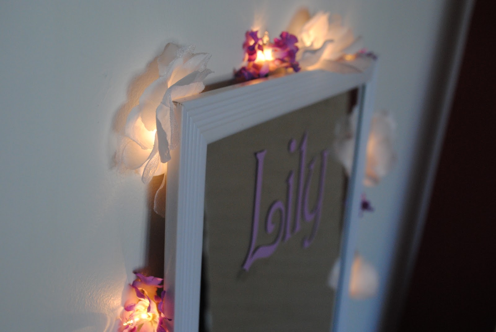 Craft Envy: Personalized Lighted Mirror
