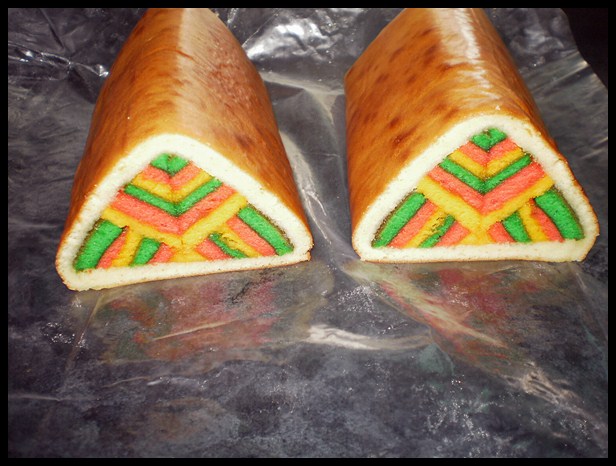 Rohaya Bakery: KELAS HANDS ON KEK LAPIS ROLL 26.2.2011