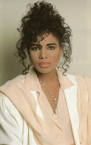 Five Star Forever : Deniece Pearson, the lead vocalist