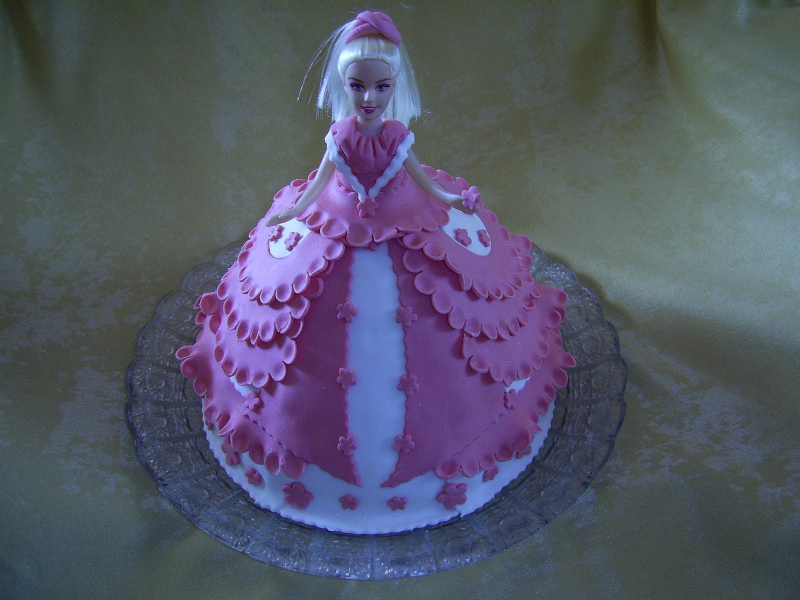 Mama-Mio Cakes: Tort printesa " La multi ani, Anda!"