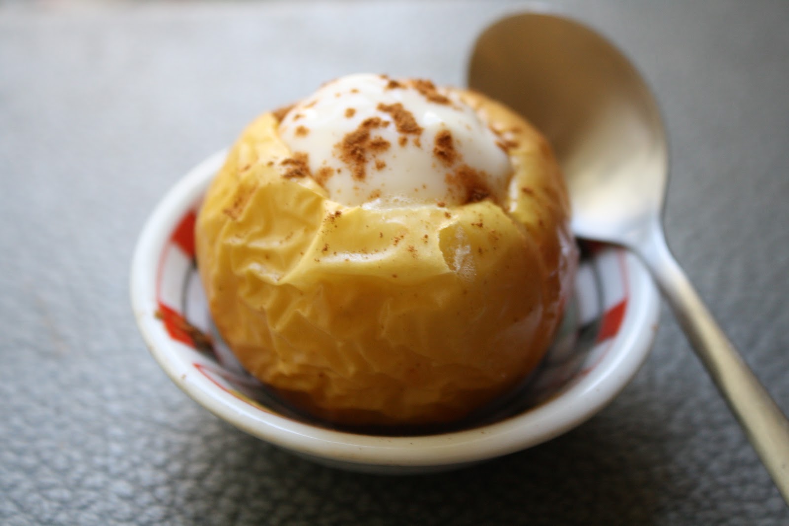 the veganette: Miser and Baked Apples - Lunch for Suki