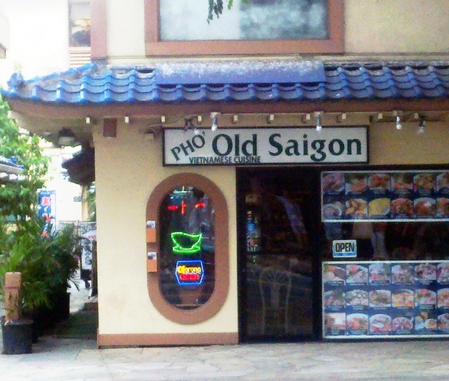 The Waikiki Wanderer: Dining in Waikiki: Pho Old Saigon