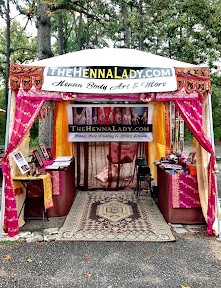 Mehndi Adventures with TheHennaLady.com: Evolution of the henna booth