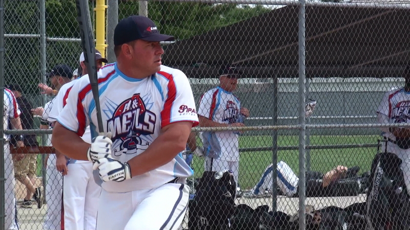 Hitter Ron Fields - www.softballcenter.comwww.softballcenter.com