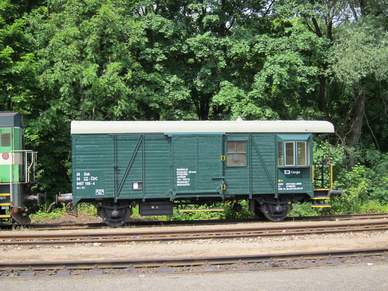 transpress nz: Czech 4-wheel guards van