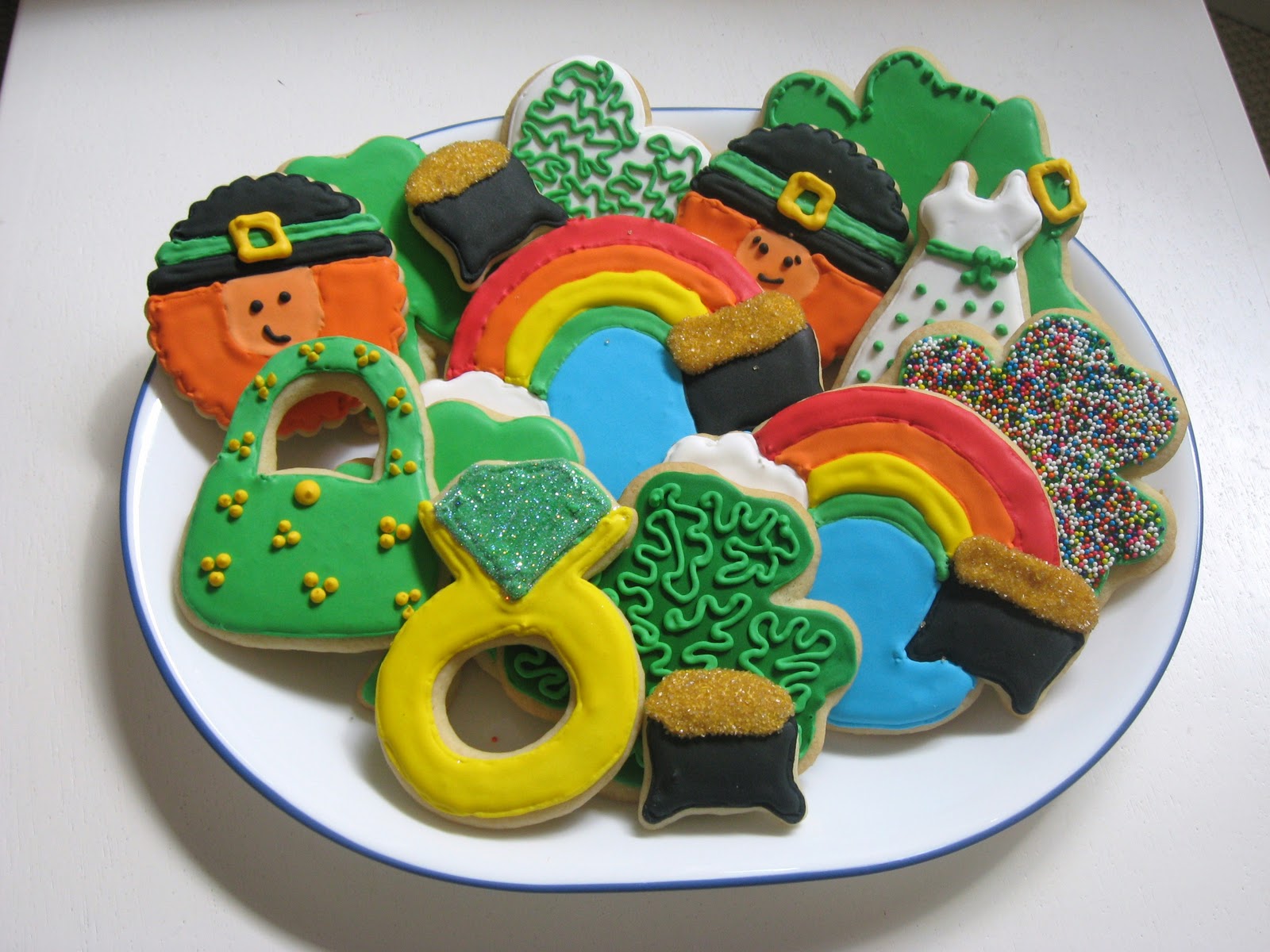 Mix Bake Decorate: Saint Patrick's Day Cookies