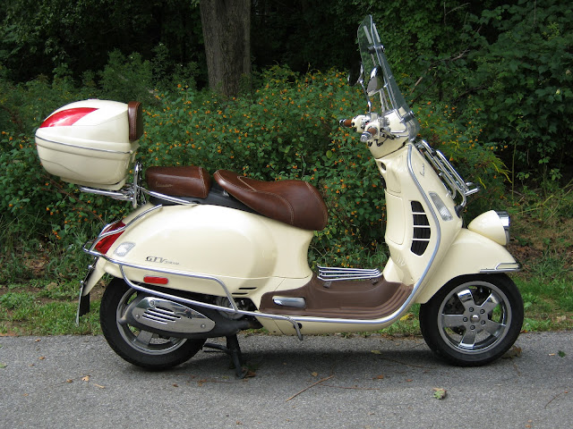 Modern Vespa : Vespa "GTV" all in one place