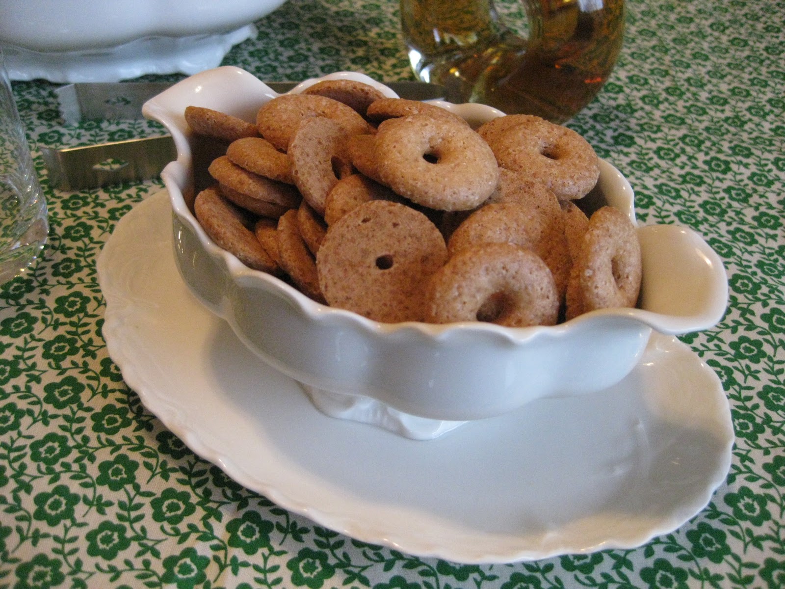 Henrietta's House: Happy Hour #19 Ringli Likor and Mini Ringli Cookies