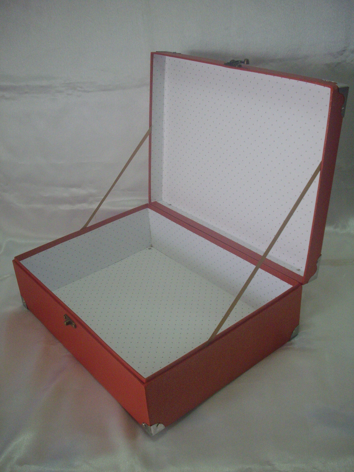 Singapore Gift Boxes: A big gift and storage box...