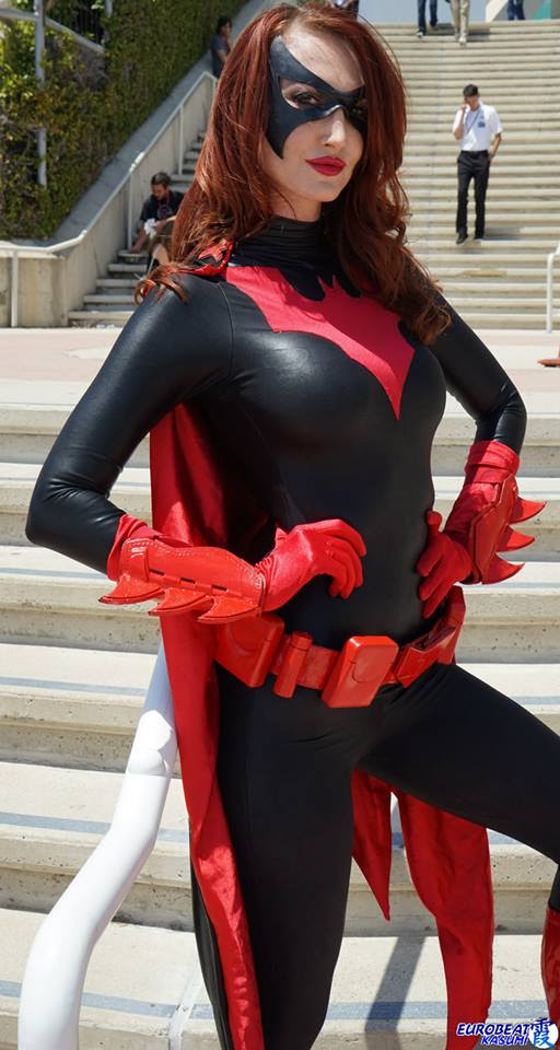 COSPLAY: Kendra James As BATWOMAN - eZone Articles